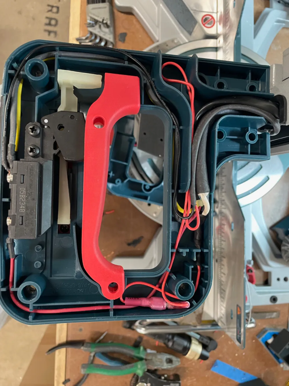 Bosch Sliding Miter Saw (10in) "XPS" shadow light by sjfuqua - MakerWorld