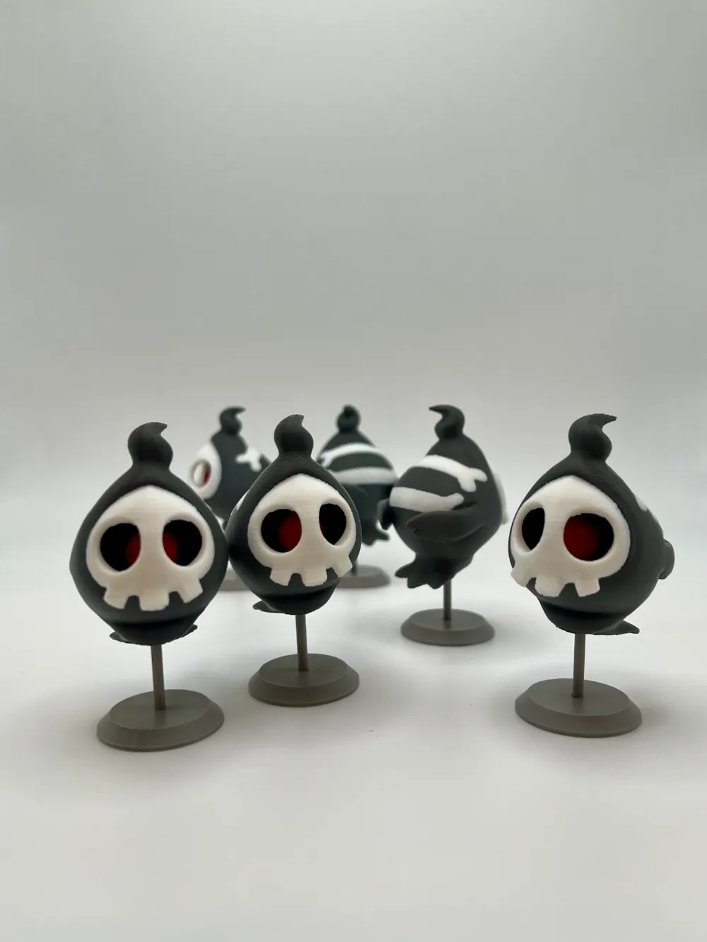 Duskull - Pokemon #355(with moving eye!) - Free 3D Print Model - MakerWorld