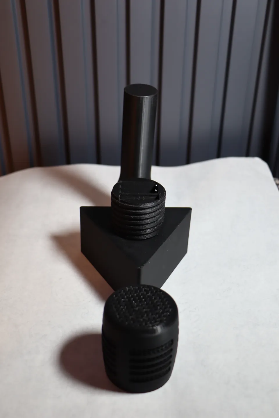 Mango de micrófono DJI con placa de logotipo - Modelo de impresión 3D ...