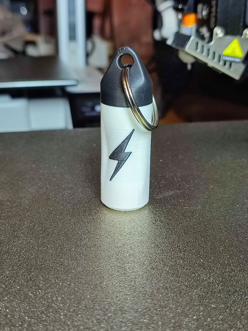 Emergency Battery Keychain by Leonardo Ciannavei - MakerWorld