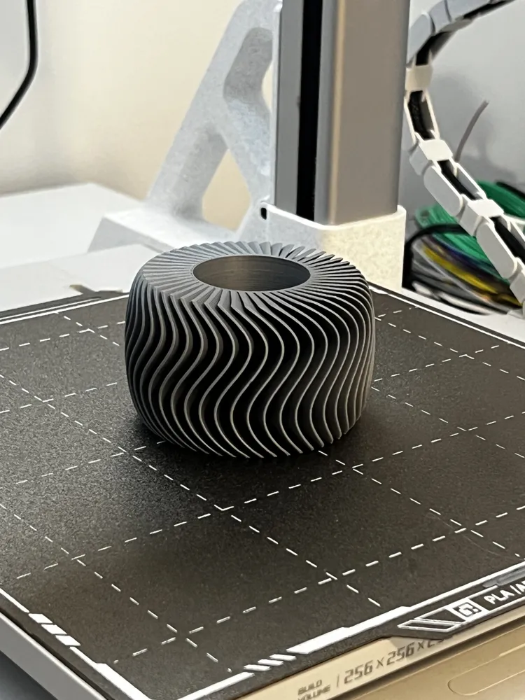 Minimalism Wave Pen-Holder - Free 3D Print Model - MakerWorld