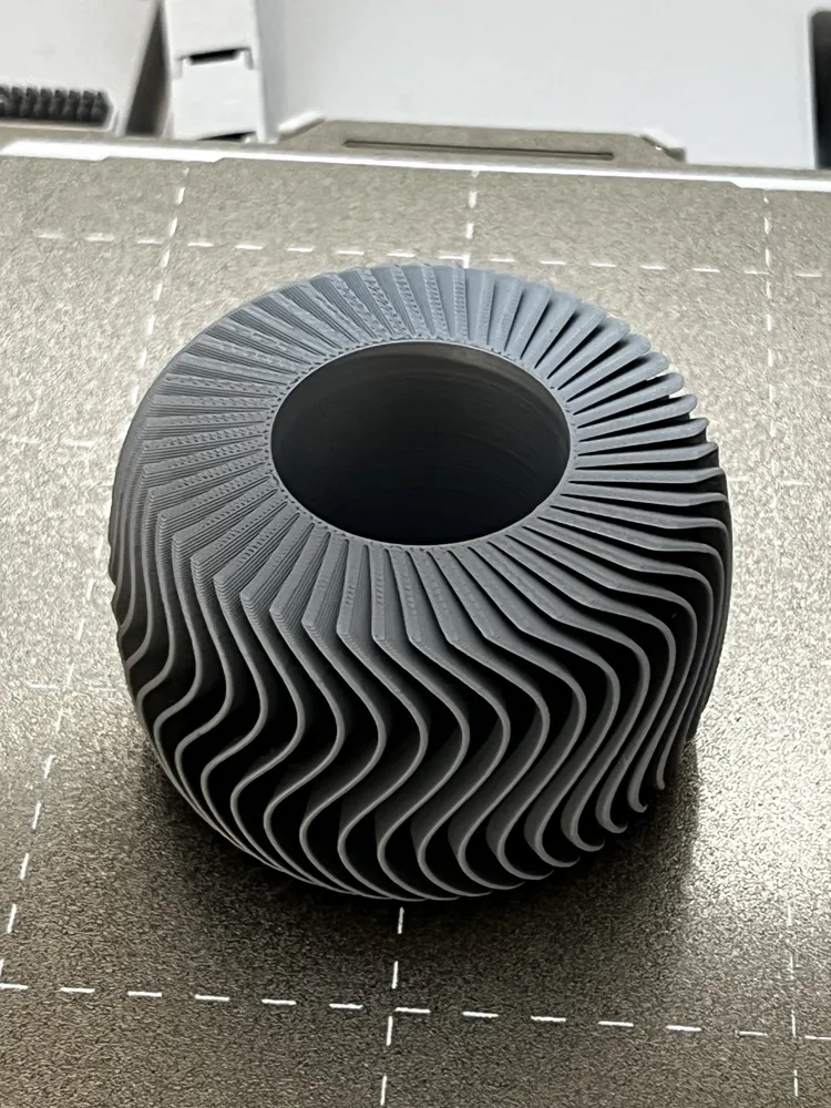 Minimalism Wave Pen-Holder - Free 3D Print Model - MakerWorld