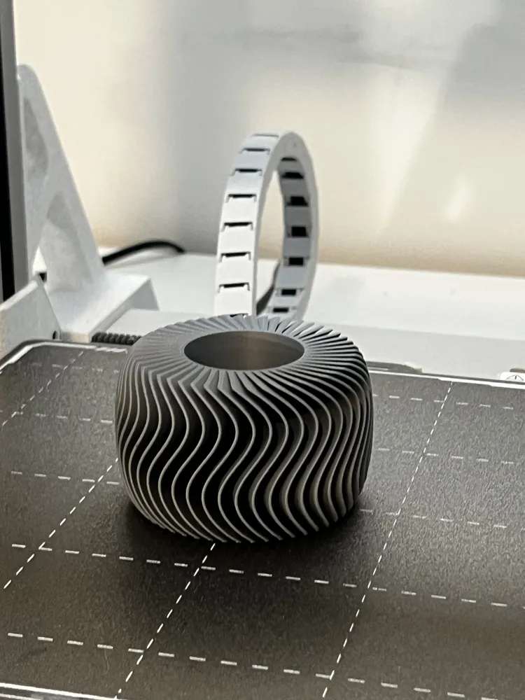 Minimalism Wave Pen-Holder - Free 3D Print Model - MakerWorld
