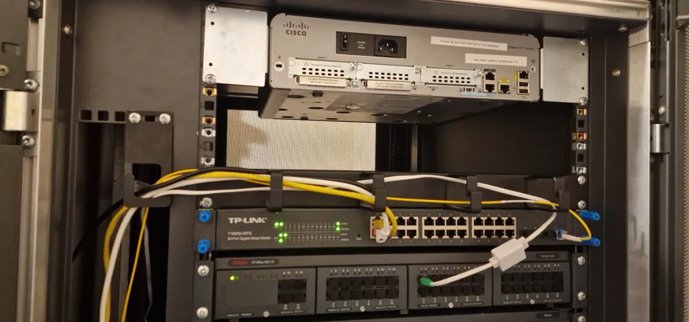 Vertical U Rack Wire Management Hook by Alex - MakerWorld