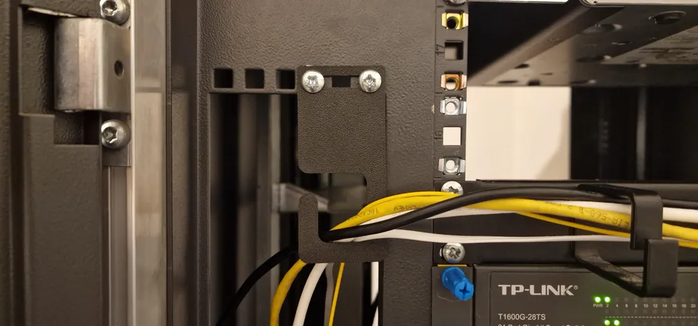 Vertical U Rack Wire Management Hook by Alex - MakerWorld