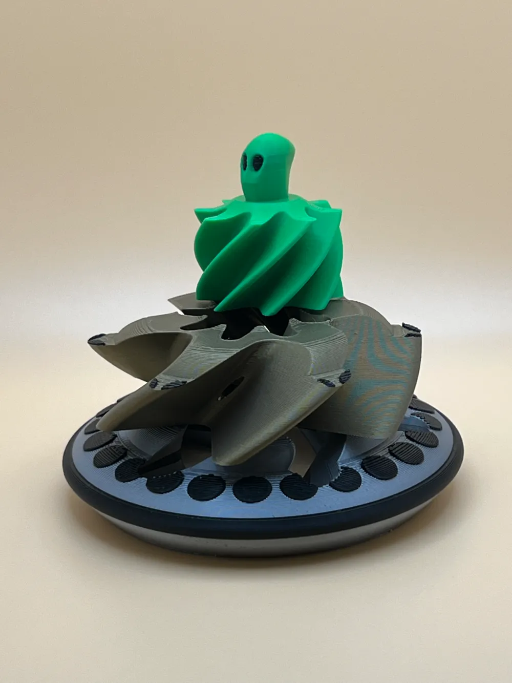 An Alien and his Spaceship - Free 3D Print Model - MakerWorld
