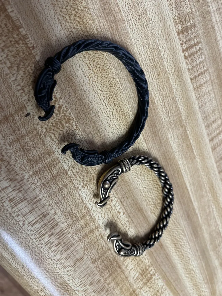 Ragnar Lothbrok's Bracelet (From Vikings) - Free 3D Print Model ...