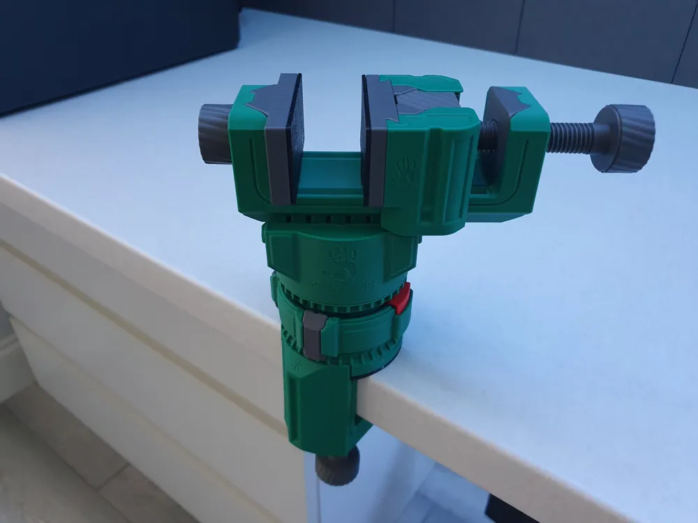 360 SWIVEL VISE by mp5works MakerWorld: Download Free 3D Models