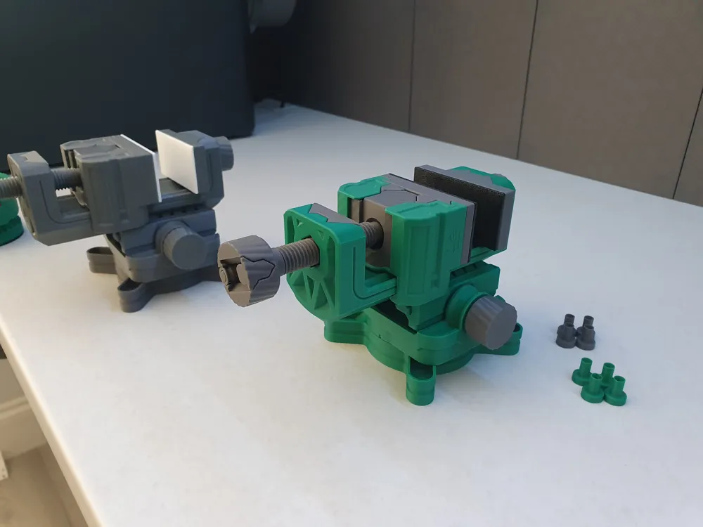 360 SWIVEL VISE - Free 3D Print Model - MakerWorld