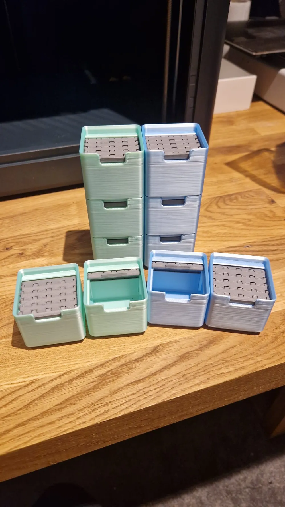 Stackable Roller Door Gridfinity Bin (Parametric) by Martin MakerWorld: Download Free 3D Models