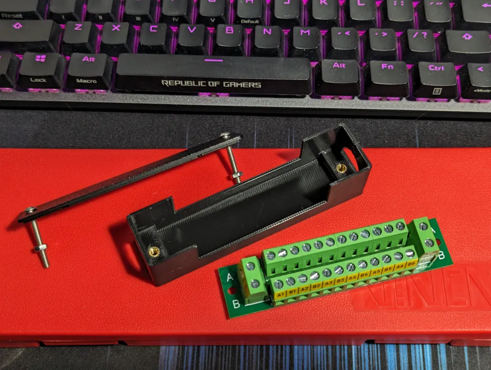 2x12 terminal block case by haven.skye - MakerWorld