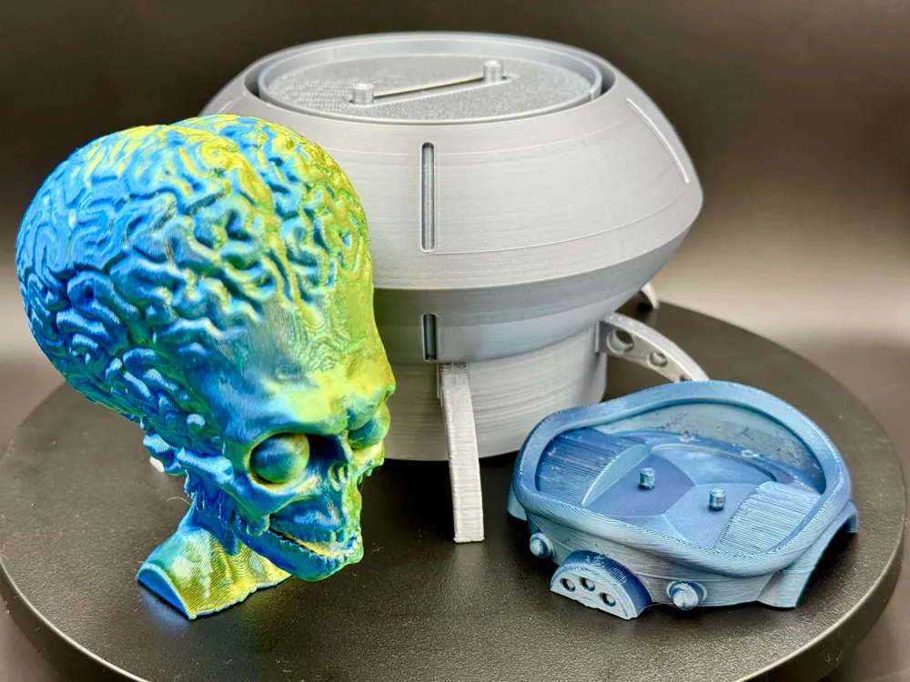ACK ACK!!! Mars Attacks Alien Bust with Display Remixed by Faran3D ...