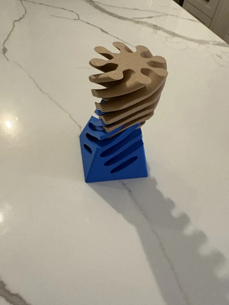 Square Spiral Passthrough - Free 3D Print Model - MakerWorld