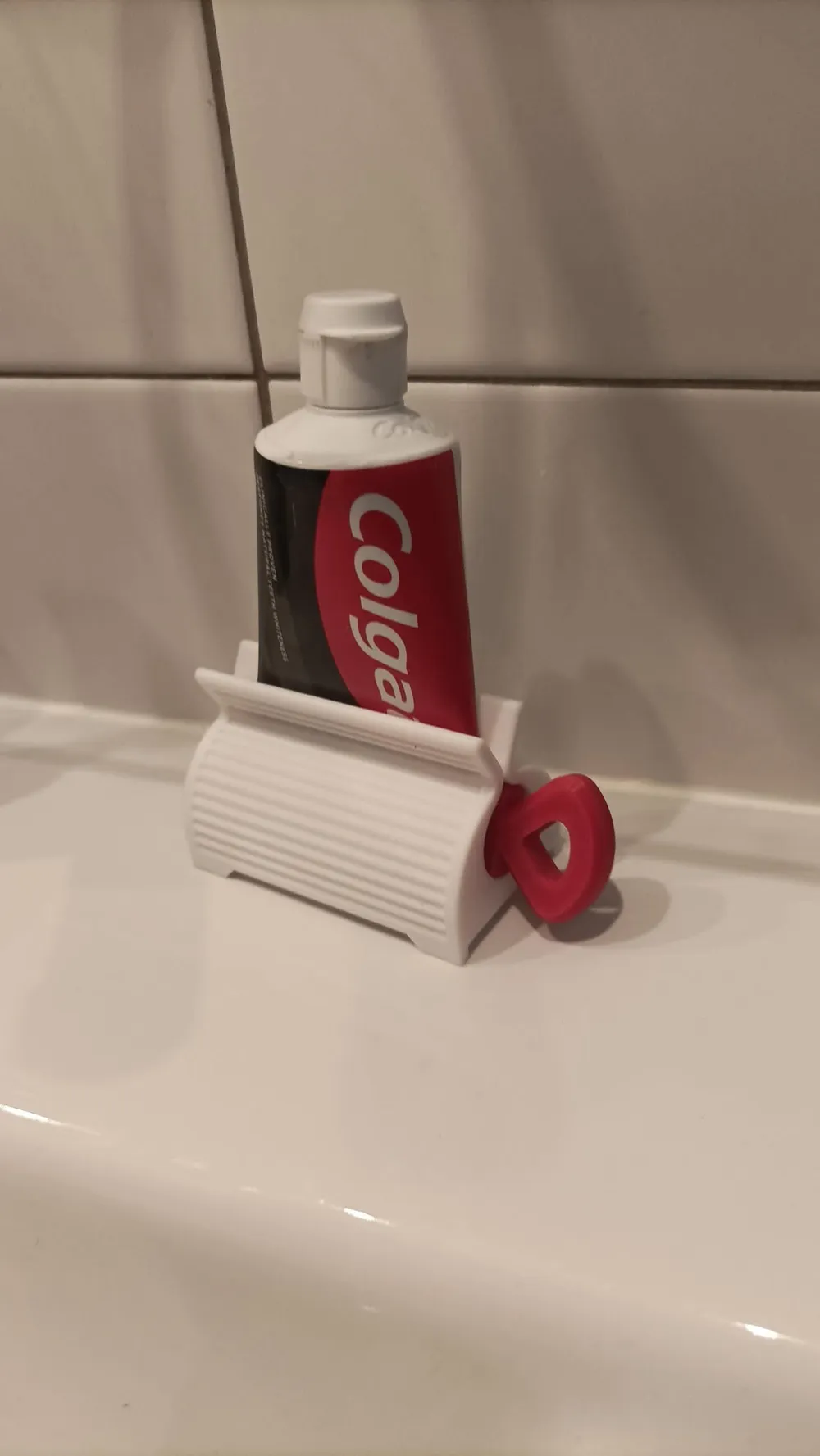 Enhanced Toothpaste Squeezer – Locking Mechanism by Tazio design MakerWorld: Download Free 3D Models