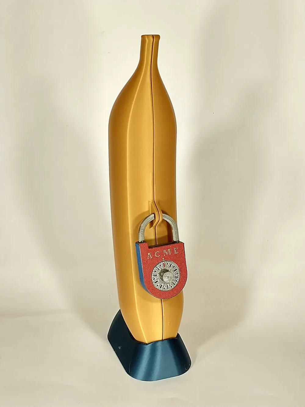 Banana Vault (print-in-place) by LoboCNC - MakerWorld