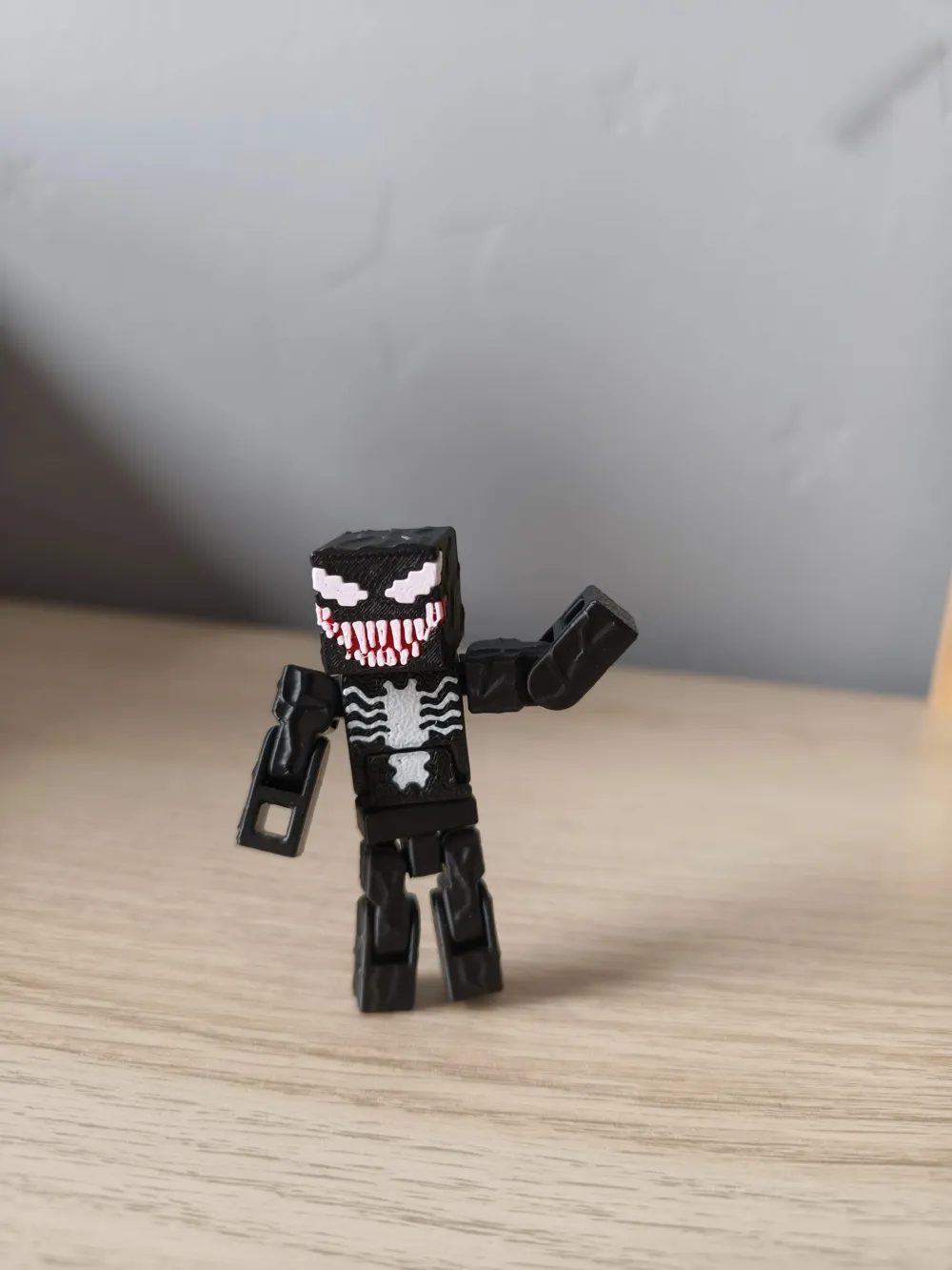 Minecraft Style Articulated Venom by Spennolio MakerWorld: Download ...