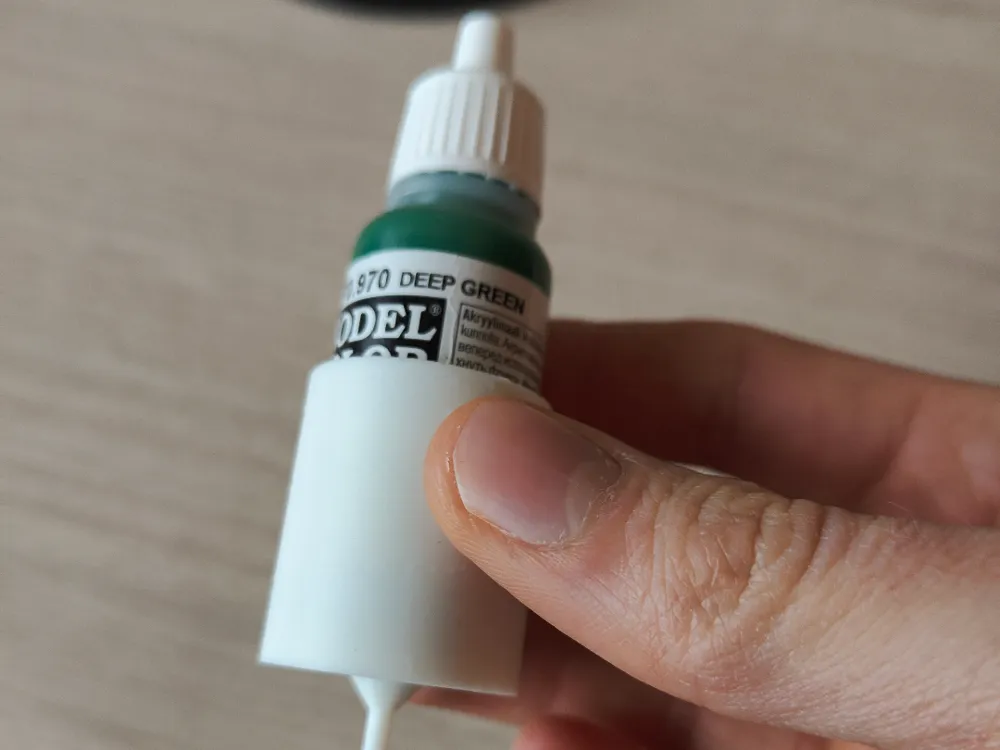 Miniature paint mixing Dremel attachment (Vallejo) by quintenmyth ...