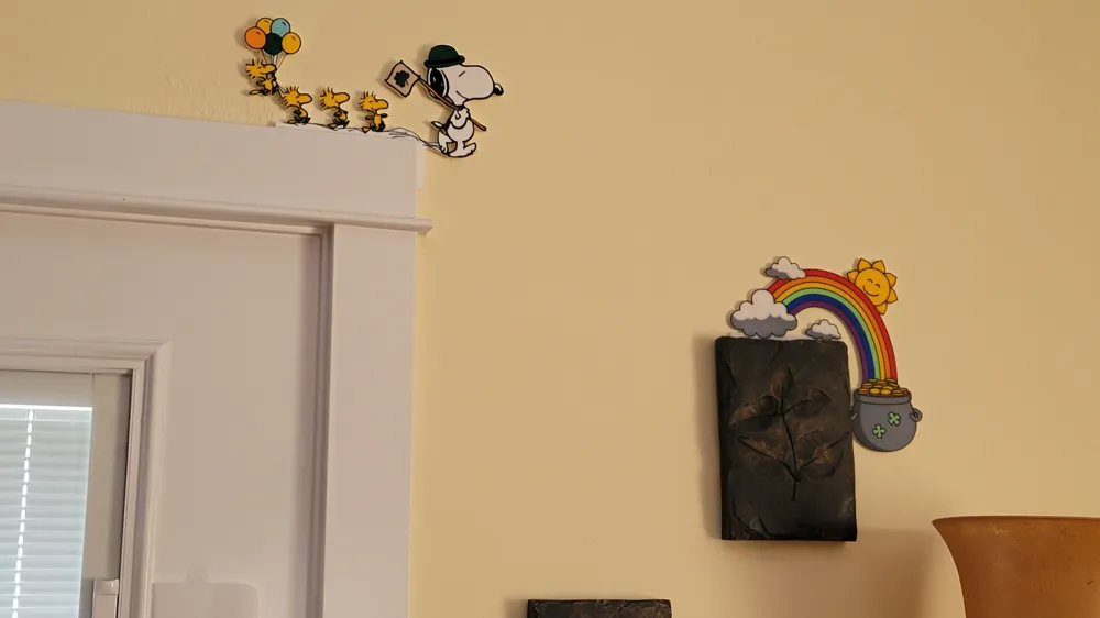 Door Corner Art, St. Patty's Day Parade, Snoopy Woodstock and Friends ...