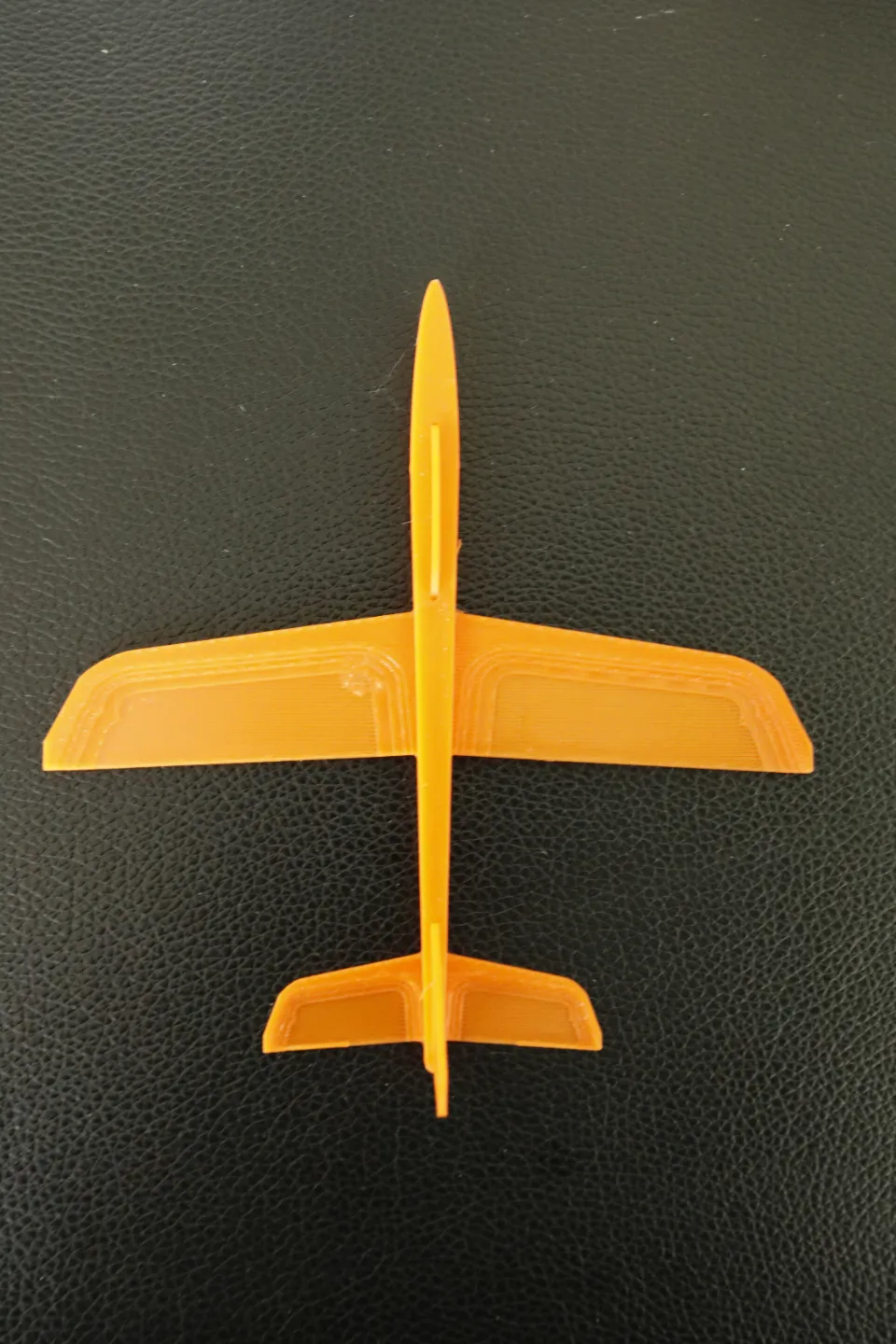 Hand-launched glider (16 minutes, 8g low-consumption filament, flyable ...