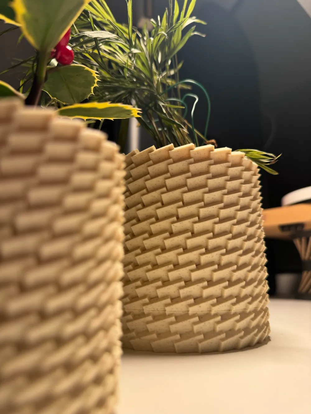 Parametric bricks pot - twist and lock drip tray by cpbf - MakerWorld