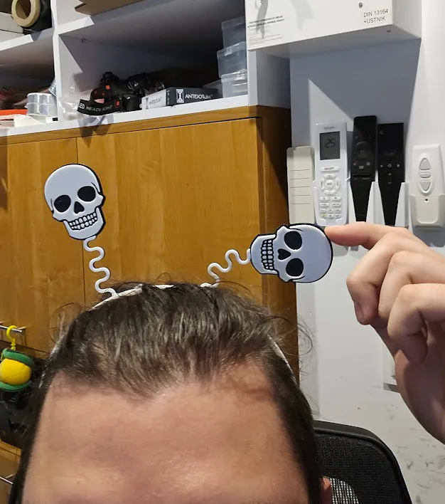 Halloween hairband hair band - bouncing skulls by Emashi - MakerWorld