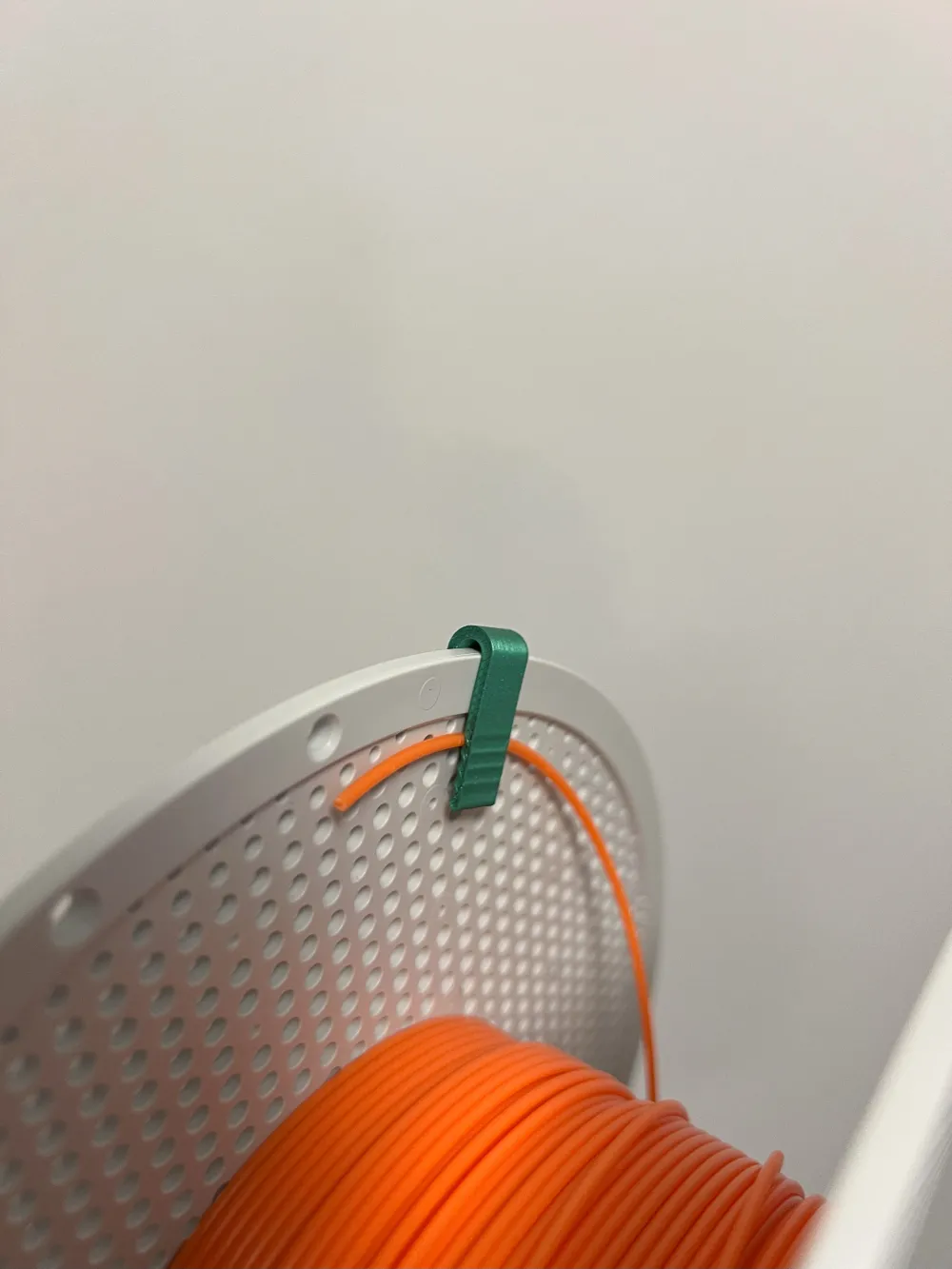 Simple Filament Clip Bambu Spool by Sir_Stigma - MakerWorld