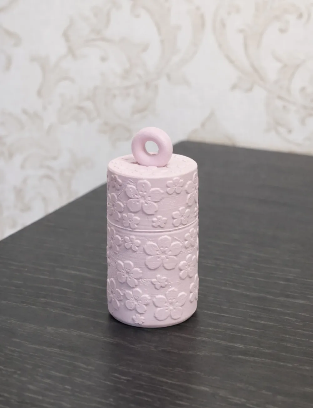 Flower pill box keychain - Free 3D Print Model - MakerWorld