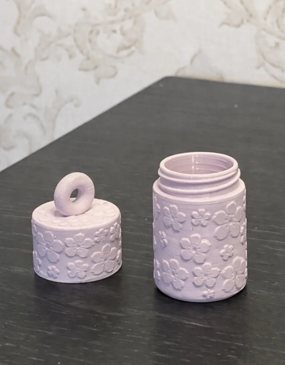Flower pill box keychain - Free 3D Print Model - MakerWorld