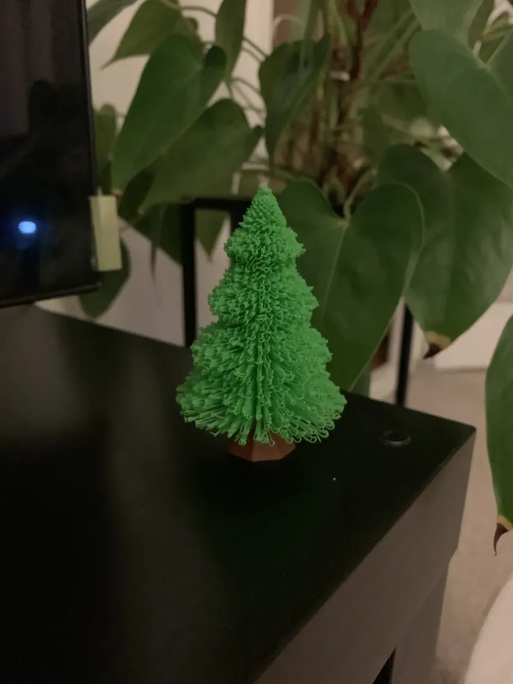 Fluffy Christmas Tree by Xeraj MakerWorld: Download Free 3D Models