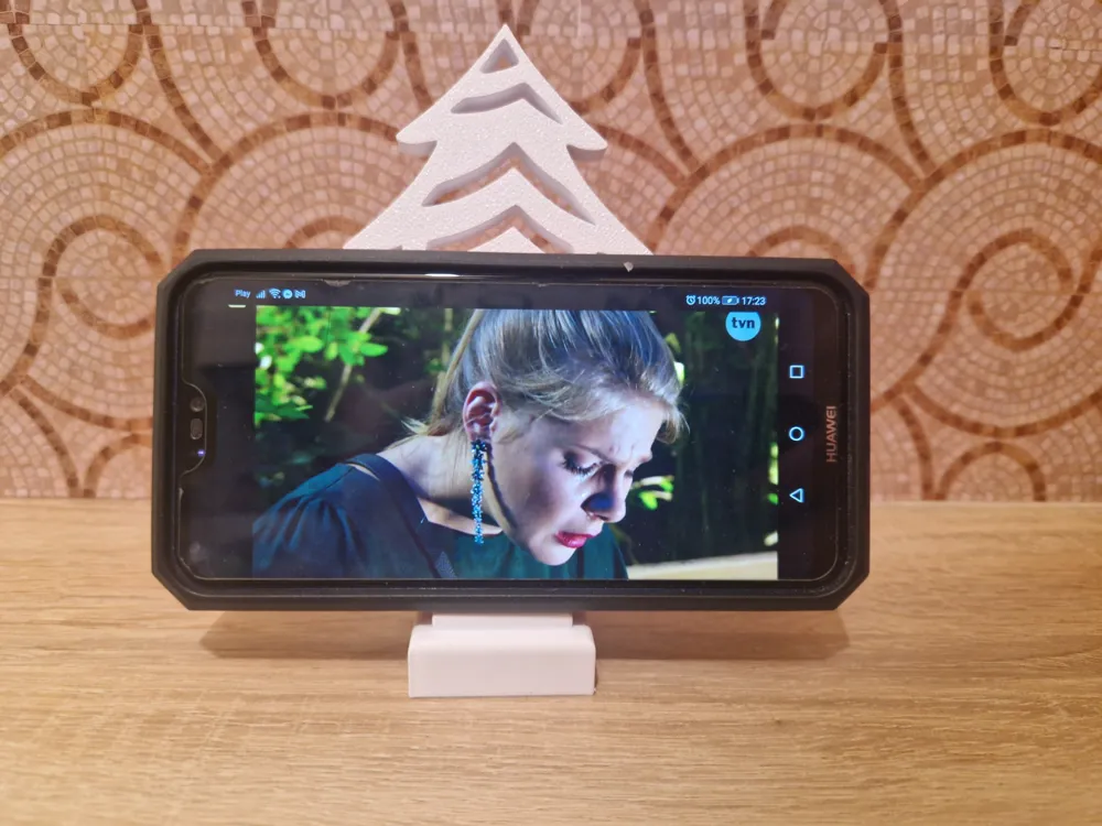 Christmas phone stand (tree) by Mlmajonez - MakerWorld