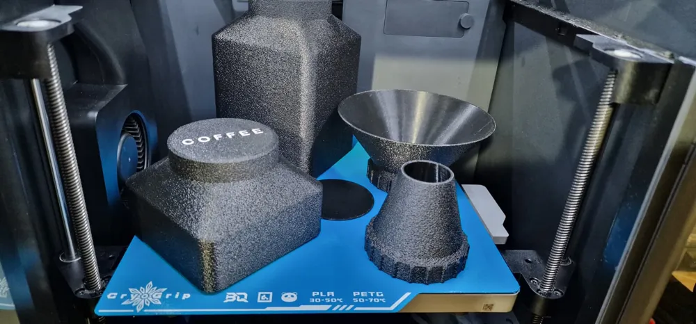 Airtight storage containers PARAMETRIC + TPU seal by Mike Mihai B ...