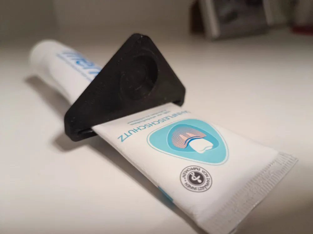 toothpaste squeezer by Alex Schaaf - MakerWorld
