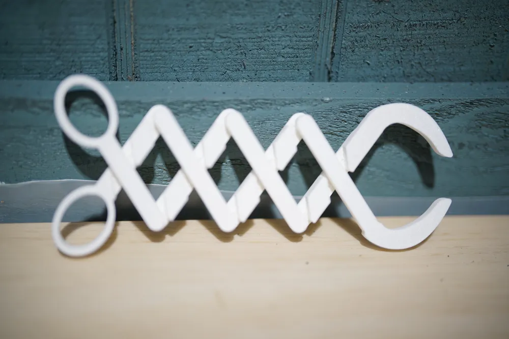 Extendable claw by Kolt the Kreator MakerWorld: Download Free 3D Models