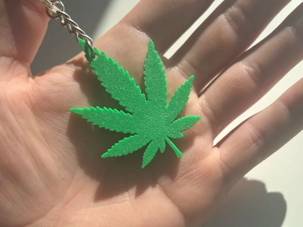 Weed leaf keychain by Salex MakerWorld: Download Free 3D Models