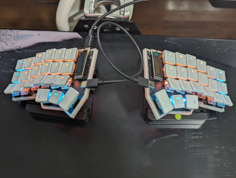 Ergonomic corne keyboard custom case, mount and choc key tilts - Free ...