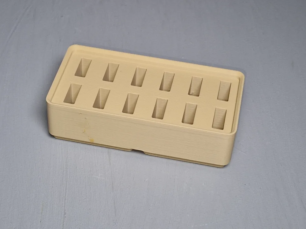 gridfinity USB drive storage for 12 by 3D_maker - MakerWorld