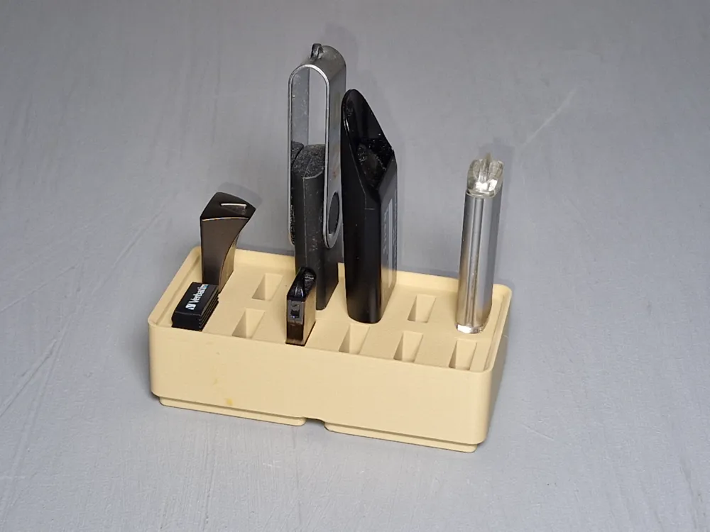 gridfinity USB drive storage for 12 by 3D_maker - MakerWorld