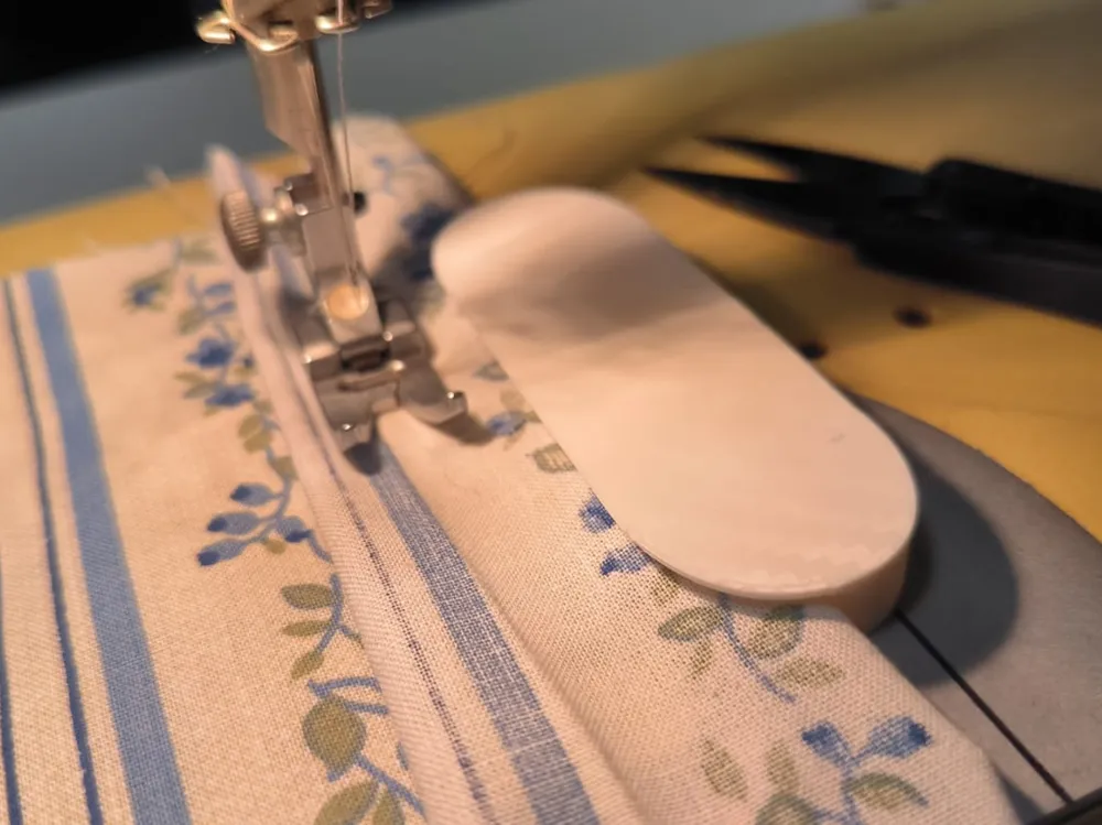 Sewing machine MAGNETIC guide - Free 3D Print Model - MakerWorld