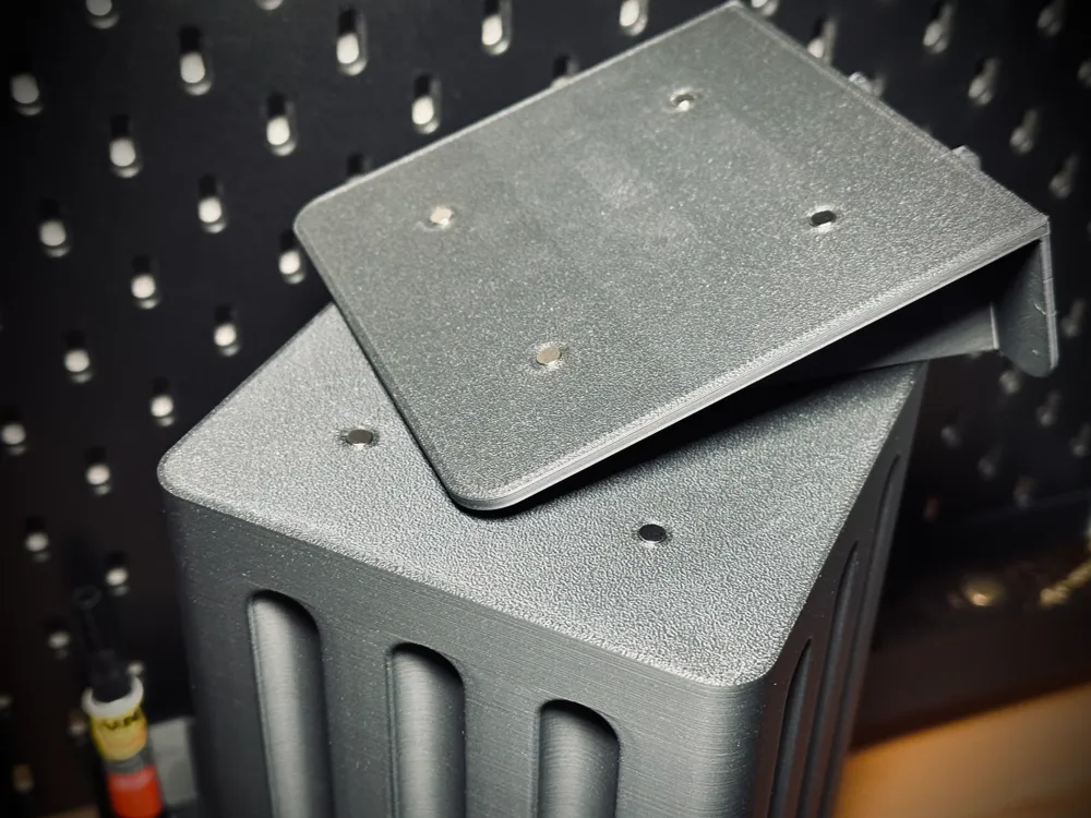 Trash Bin with Skadis Mount - Magnetic - Free 3D Print Model - MakerWorld