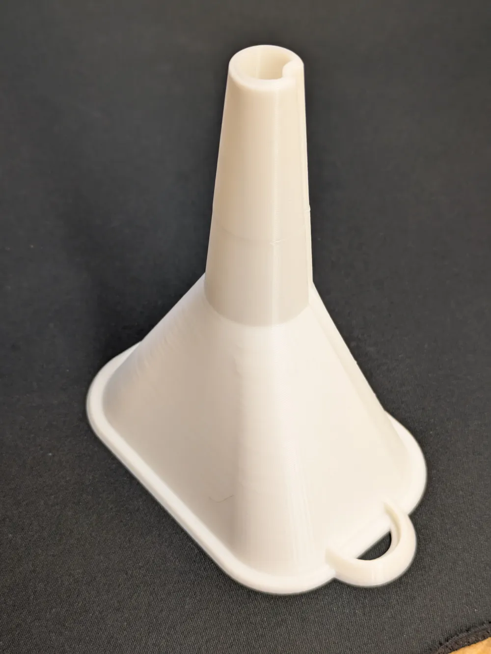 rectangular funnel with vent by Ludov1c0 MakerWorld: Download Free 3D ...