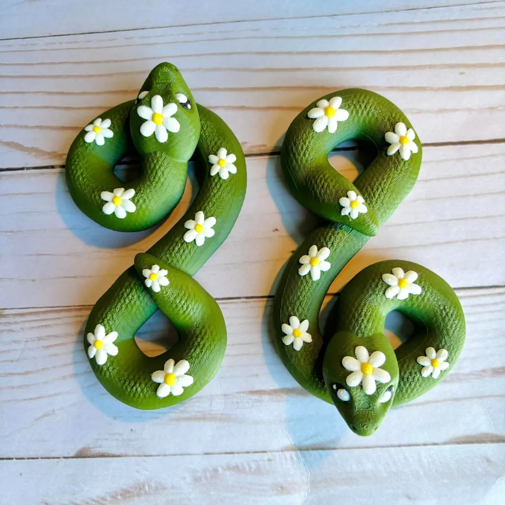 Floral Daisy Snake Sculpt- No Support - Cute Decor by SugarPaws ...