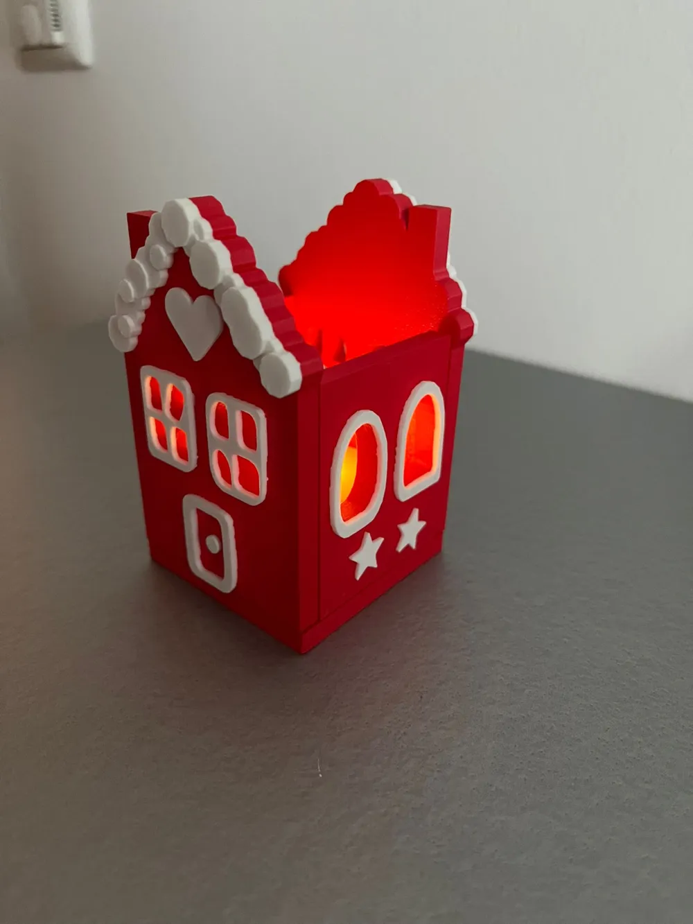 Red Gingerbread House For LED Candle by Tiborges - MakerWorld