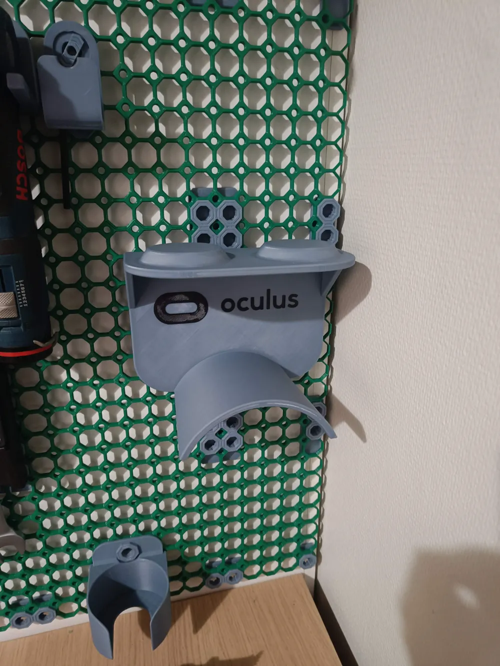 Oculus Quest 2 Wall Mount System for Multiconnect Remixed by marcusni96 ...