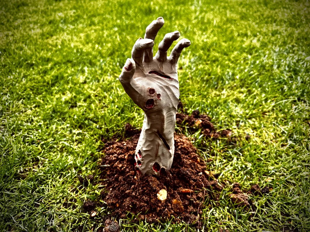 Zombie arm garden stake by Enique3d - MakerWorld