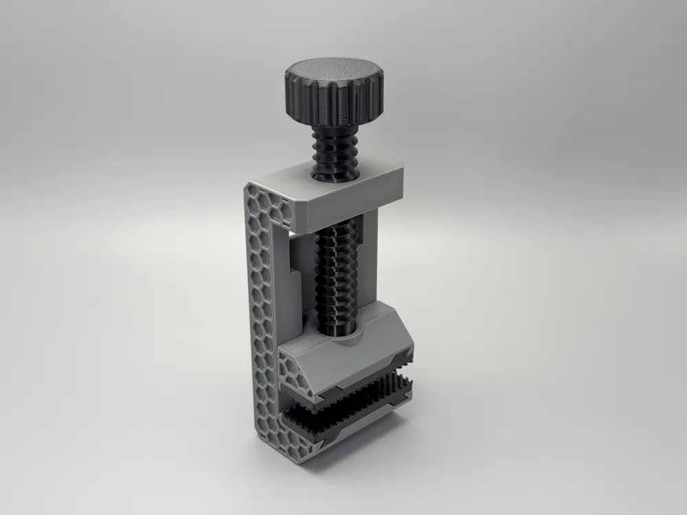 Desktop Mini Vise - Free 3D Print Model - MakerWorld