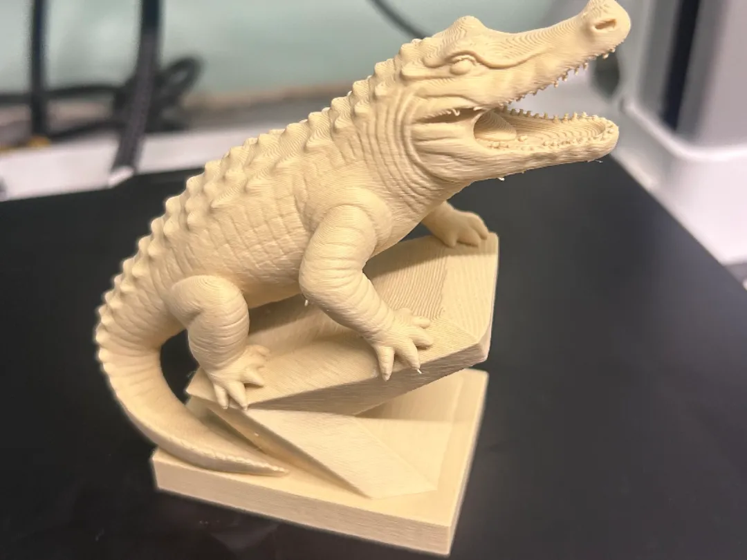 Crocodile Sculpture – Geometric Base Edition by Disaster MakerWorld: Download Free 3D Models