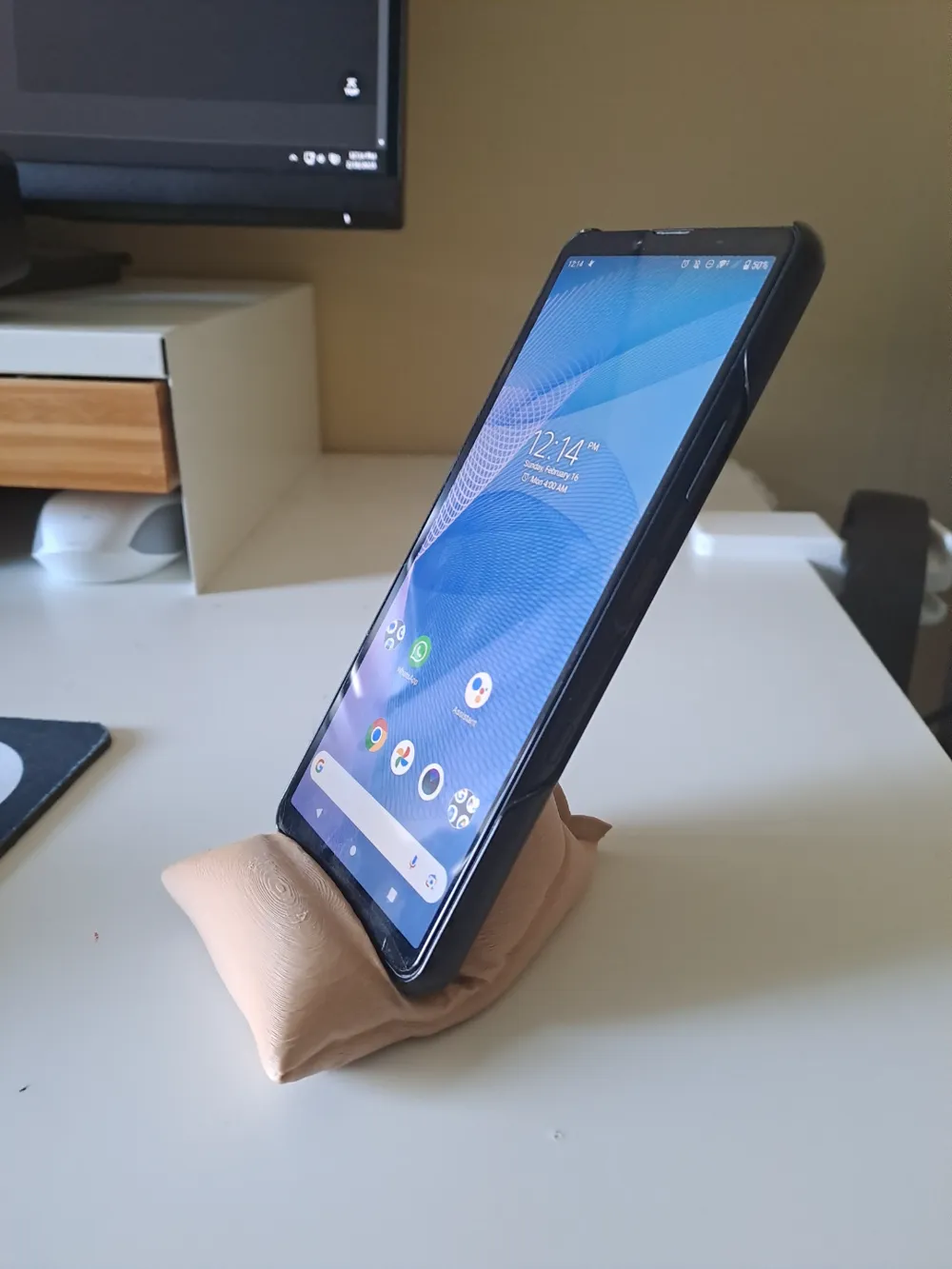 Cozy Phone Stand by Coro Kun - MakerWorld