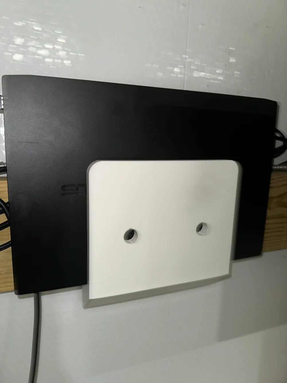 Laptop Wall Mount by cangelle94 - MakerWorld