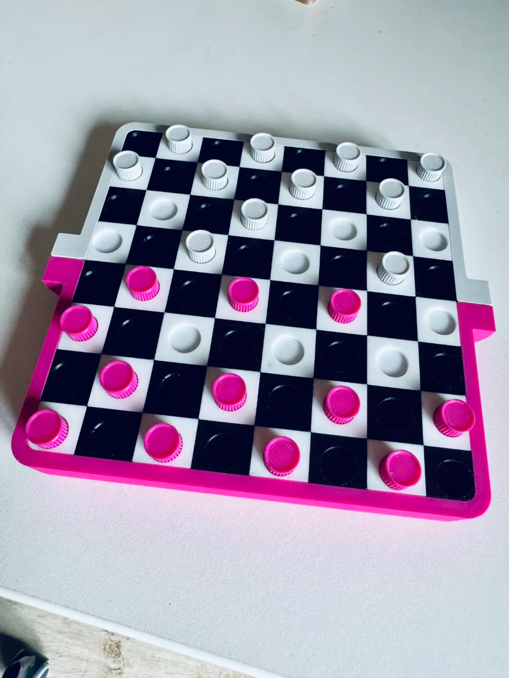 Portable 2-in-1 Chess/Checkers Game Set - Free 3D Print Model - MakerWorld