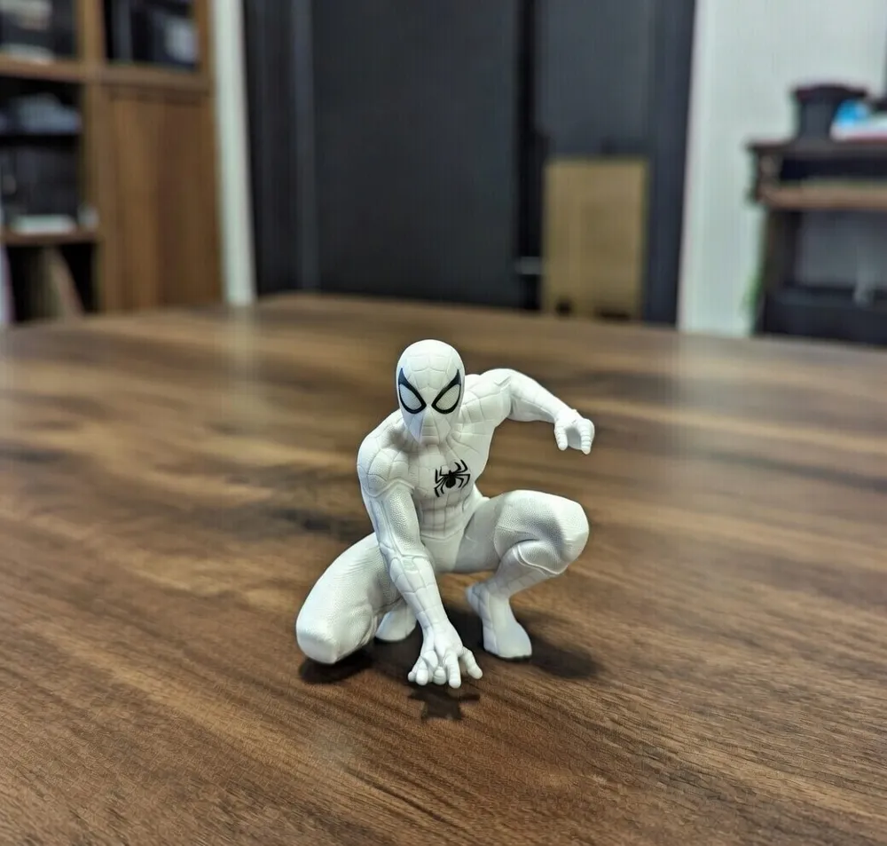 Spider-Man Dynamic Sculpture - Free 3D Print Model - MakerWorld